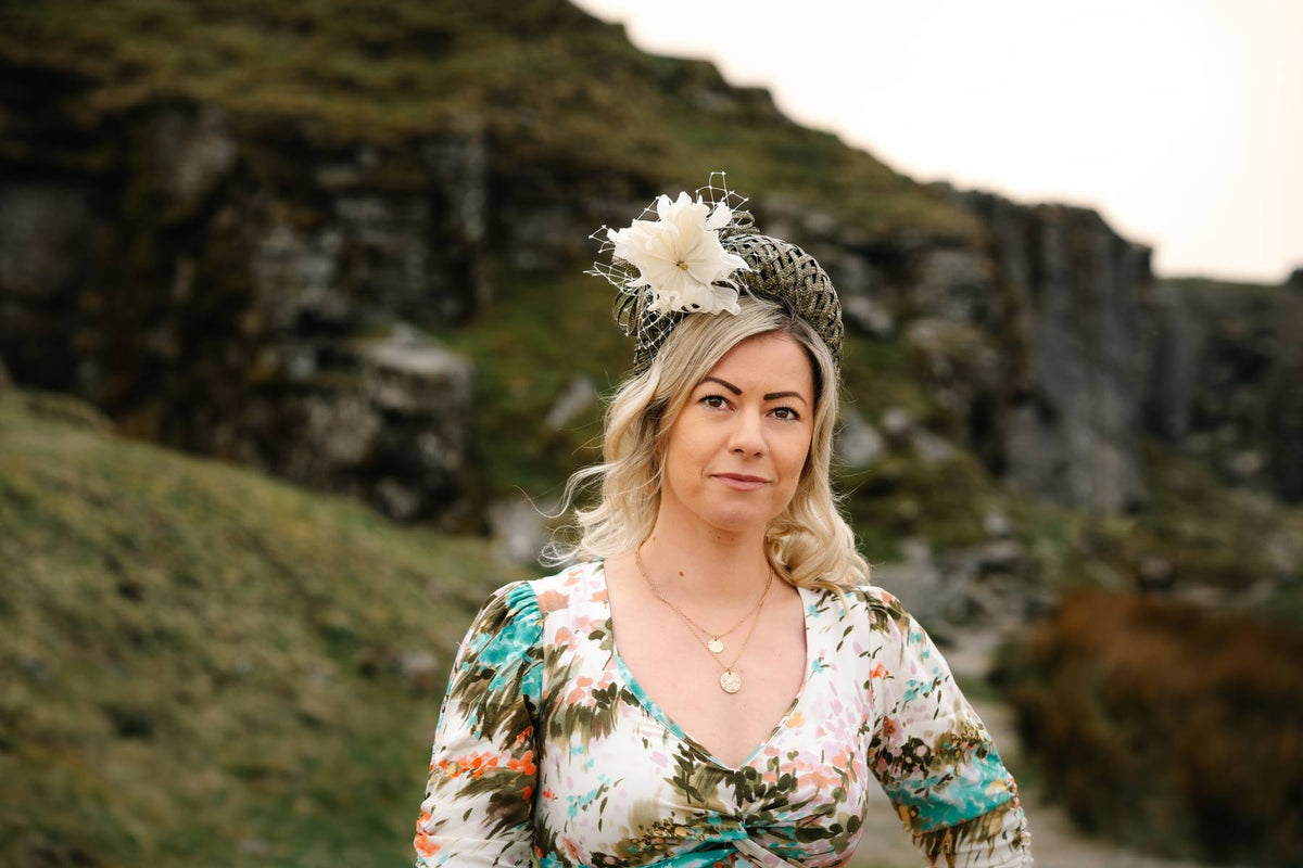 Fascinators | From delicate combs to extravagant statement pieces and ...